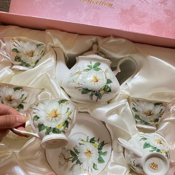 Dining | English Floral China Tea Set Designed By Englands Royal ...